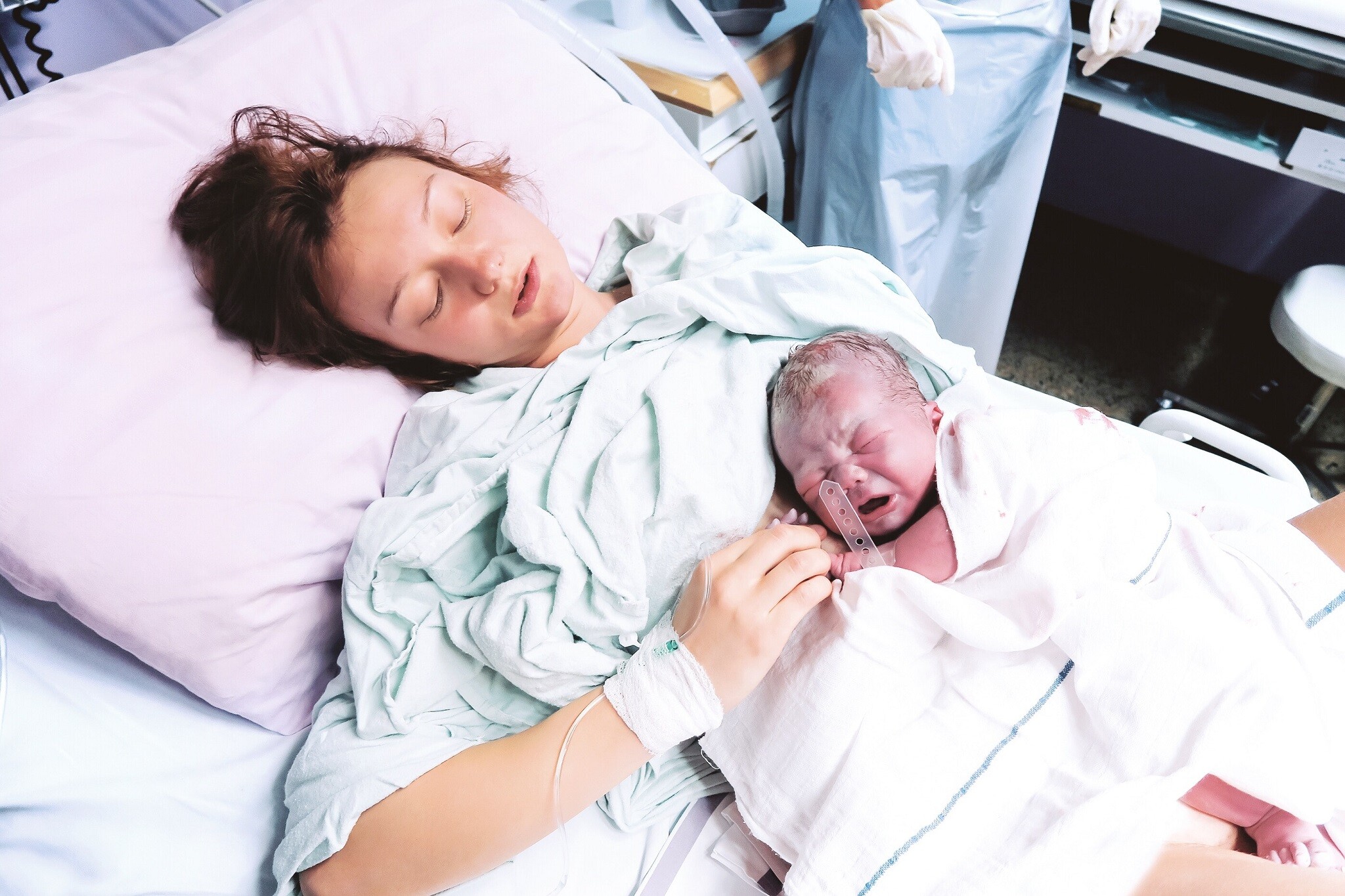 Pushing Out a Baby: What Happens Right After Giving Birth?